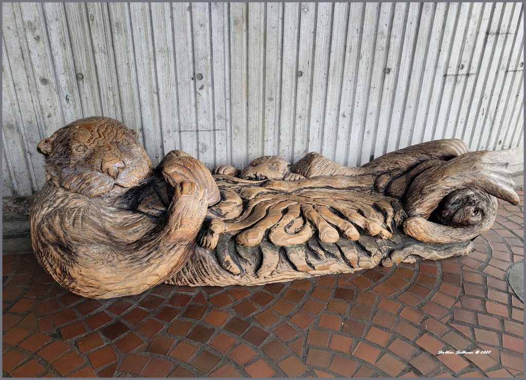 Sea otter bench: Pull up a seat - bend branches